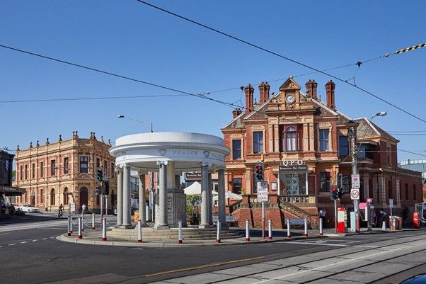 Residz - Kew: Melbourne's Enchanting Inner-East Gem