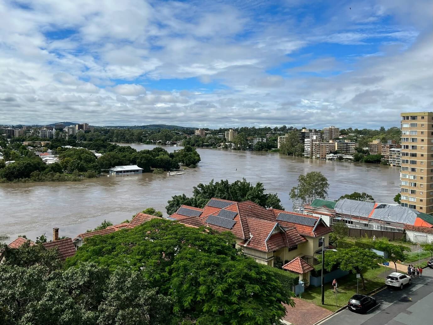 Residz - Toowong: Brisbane's Riverfront Haven